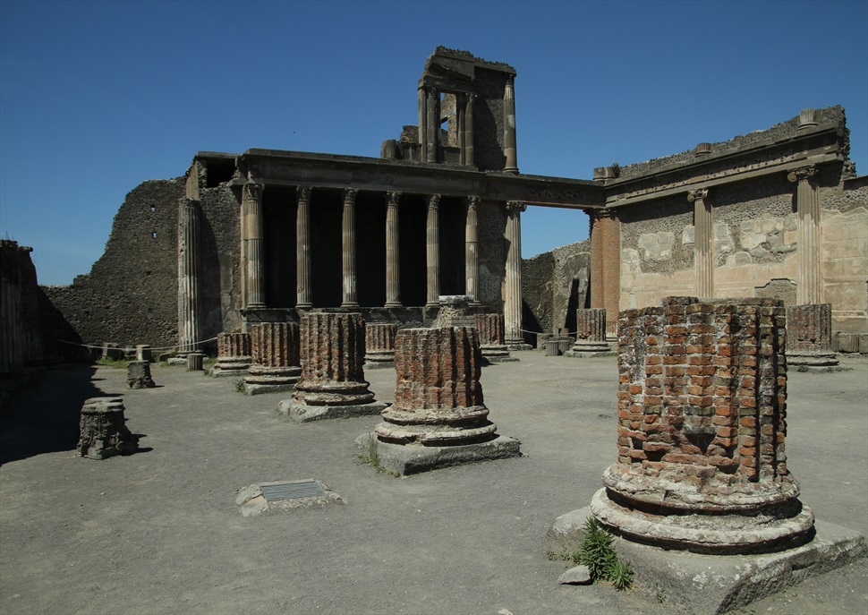 Viatja amb Cases Singulars a Nàpols, Pompeia i Herculà - TRESC