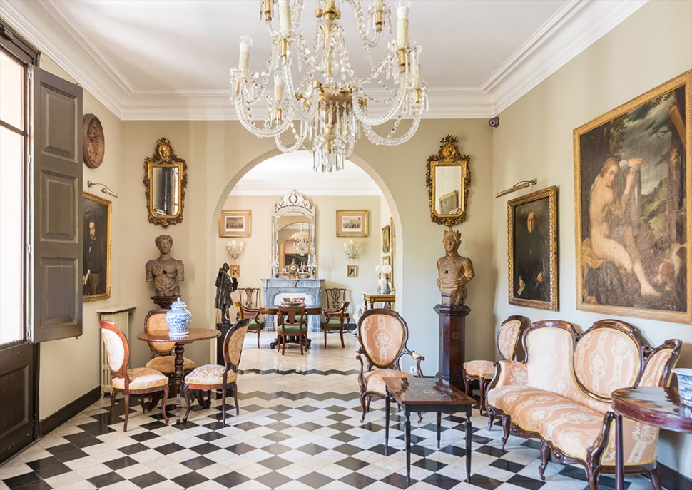 Visita Premium: Casa Rocamora i la col·lecció d'indumentària de Manuel ...