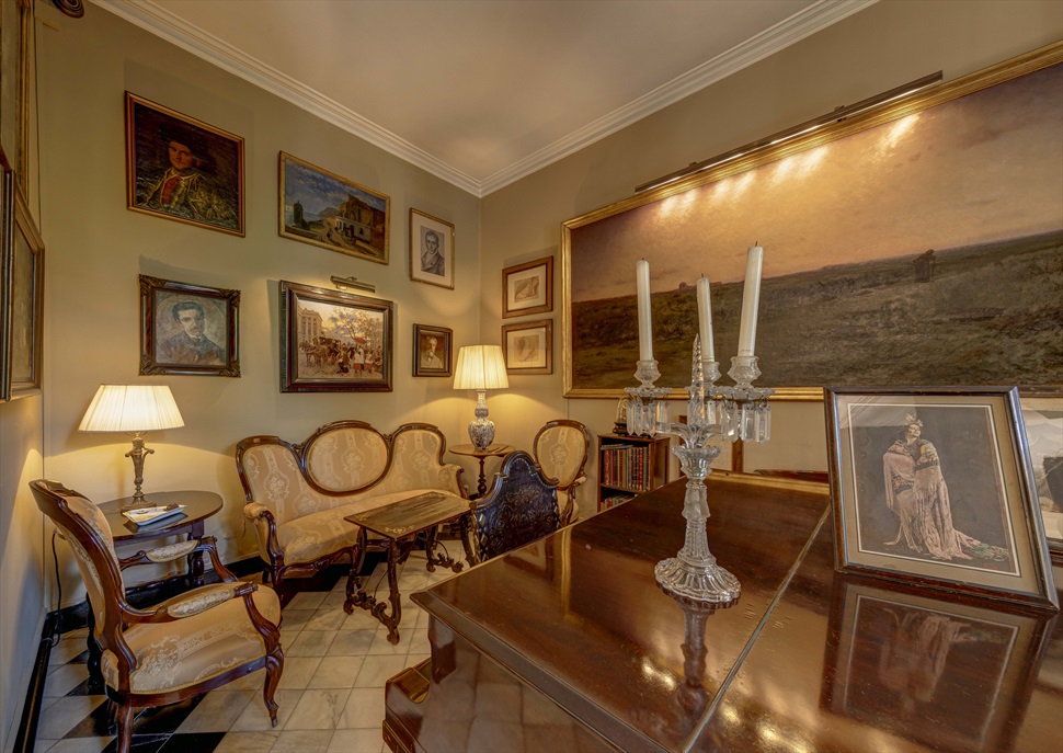 Visita guiada a la Casa Rocamora i copa de vi al jardí - TRESC